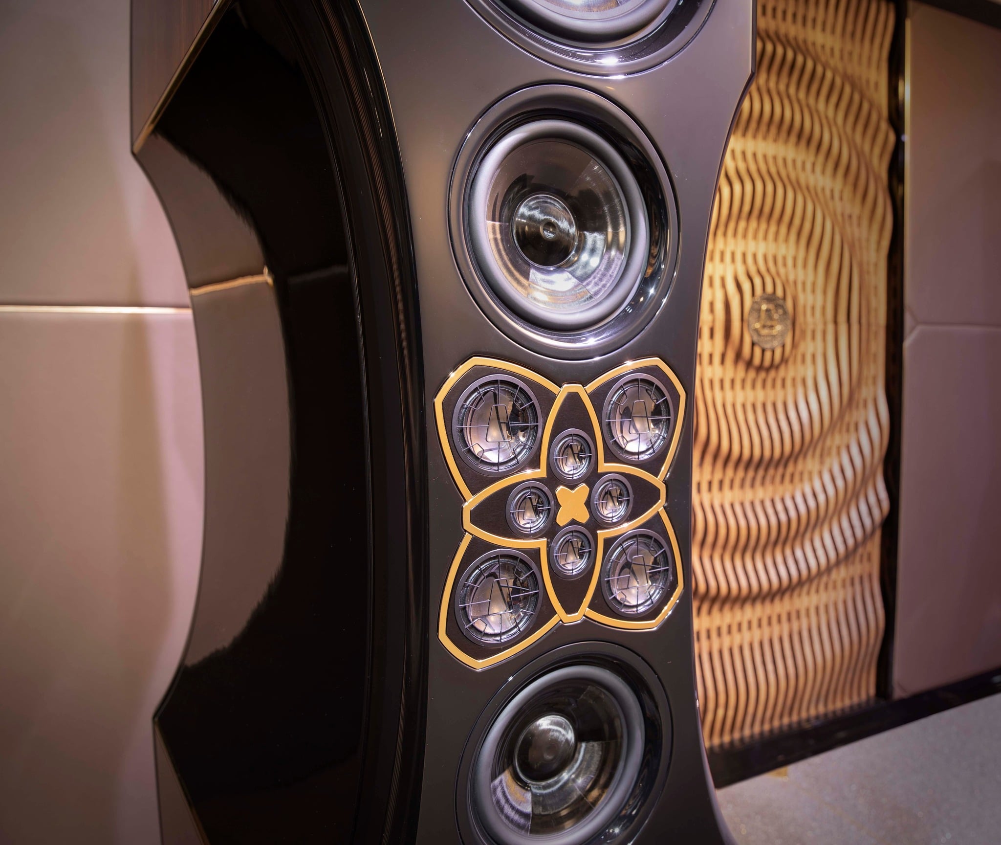 Kharma Enigma Veyron EV1 Diamond- das forschrittlichste Audiosystem der ...