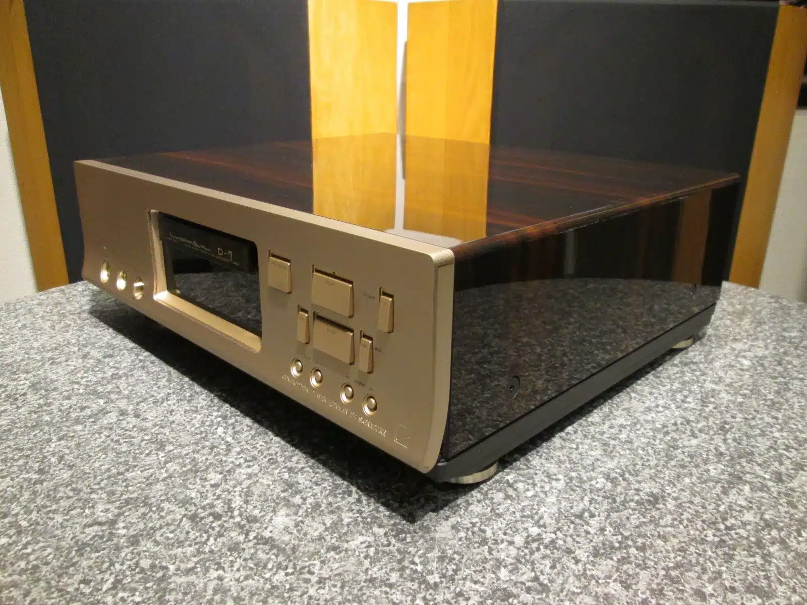 Luxman D-7 – Japans vergessener High-End-CD-Player: Heute ein echter ...